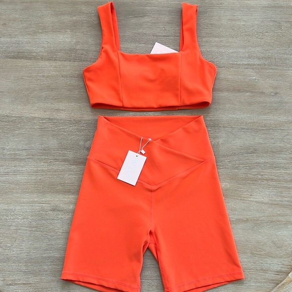 Wilo The Label | Shorts | Wilo 2 Piece Activewear Set Bra Crop Top ...